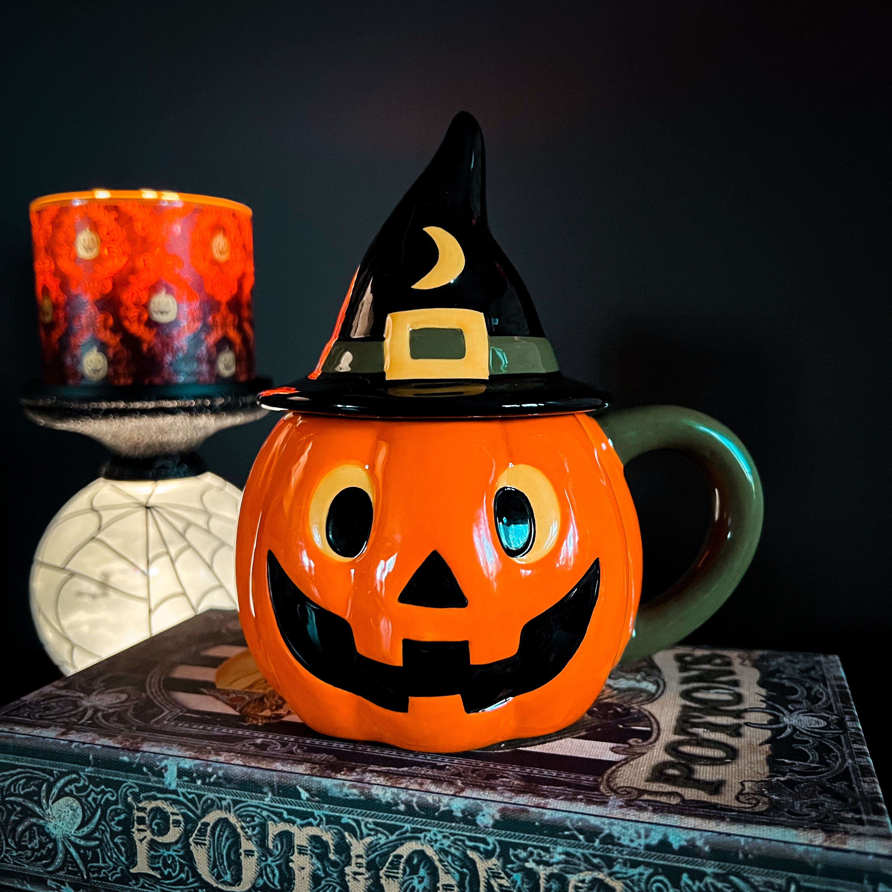 Pumpkin Witch mug – Backstitch Bruja